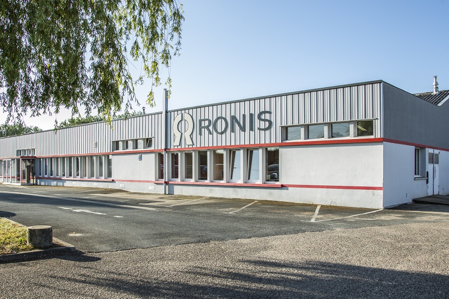 Secret visits : DOM-RONIS shows visitors its Sancoins site