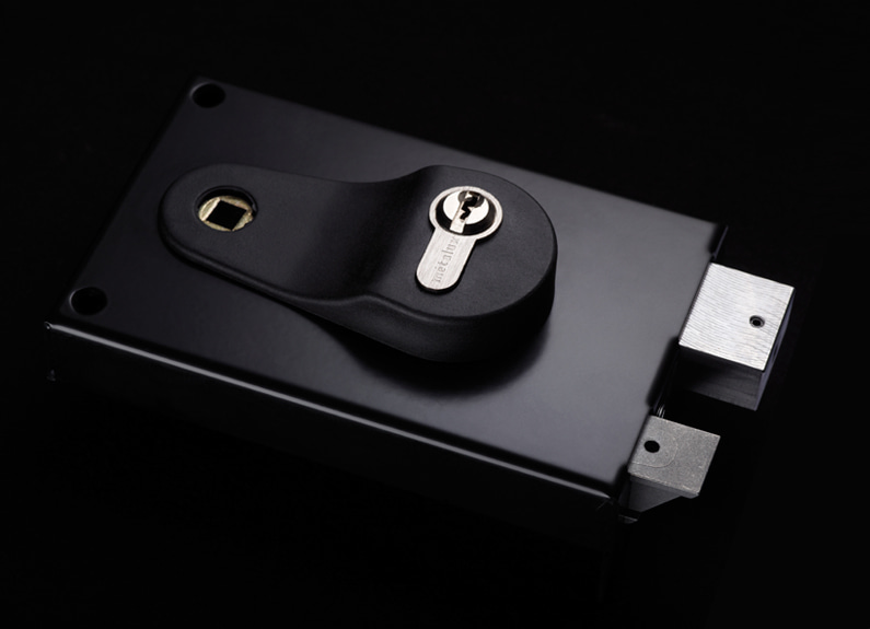 Mechanical and Digital Locking Solutions - DOM Metalux & DOM-RONIS